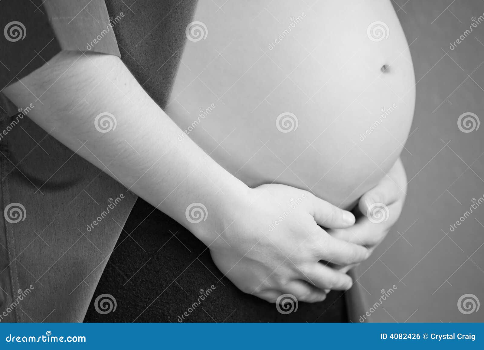 Vientre embarazado grande foto de archivo. Imagen de fértil - 4082426