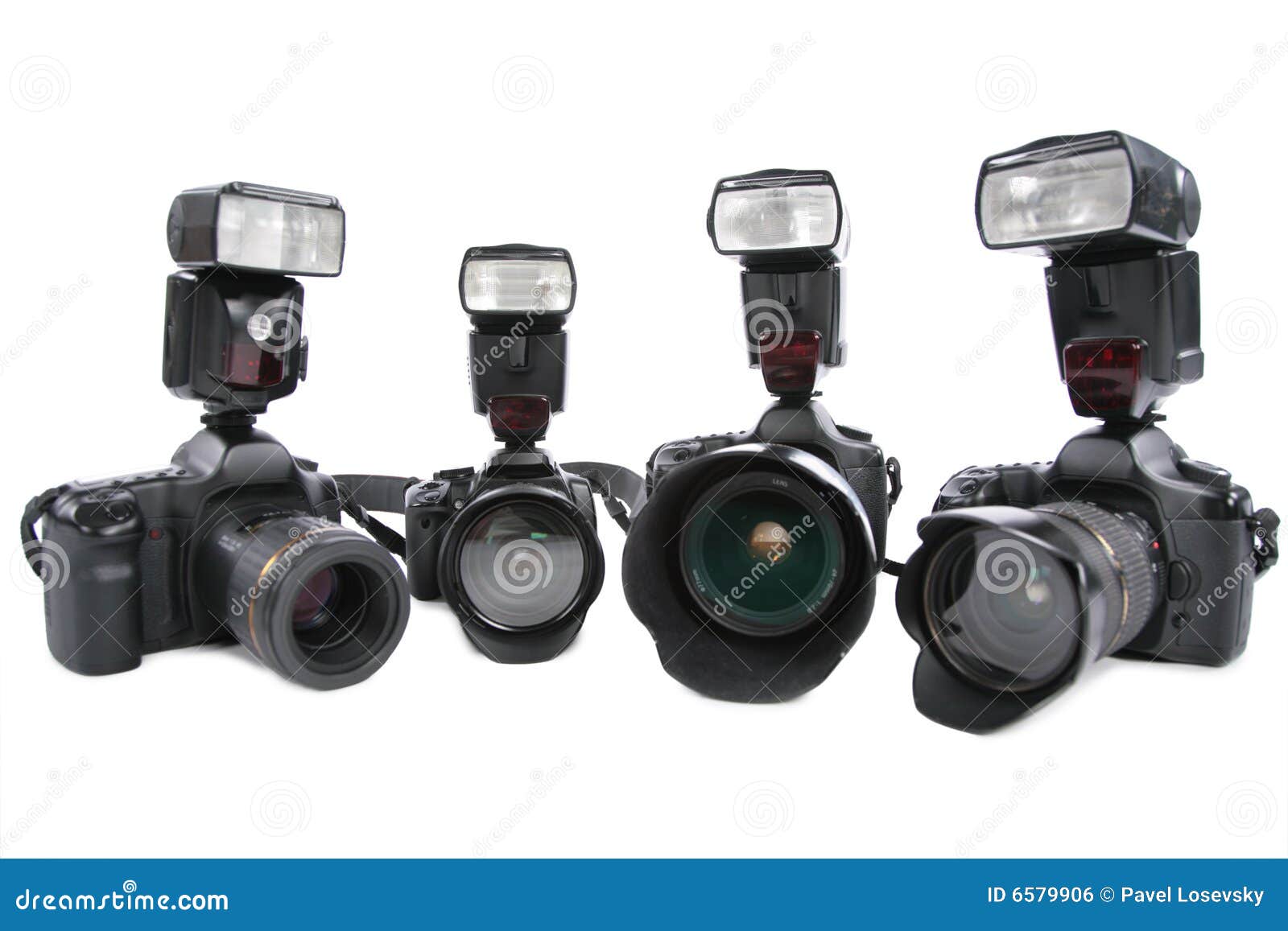 Vier Camera's Met Flitsen Op Witte Achtergrond Stock Foto - Image of ...