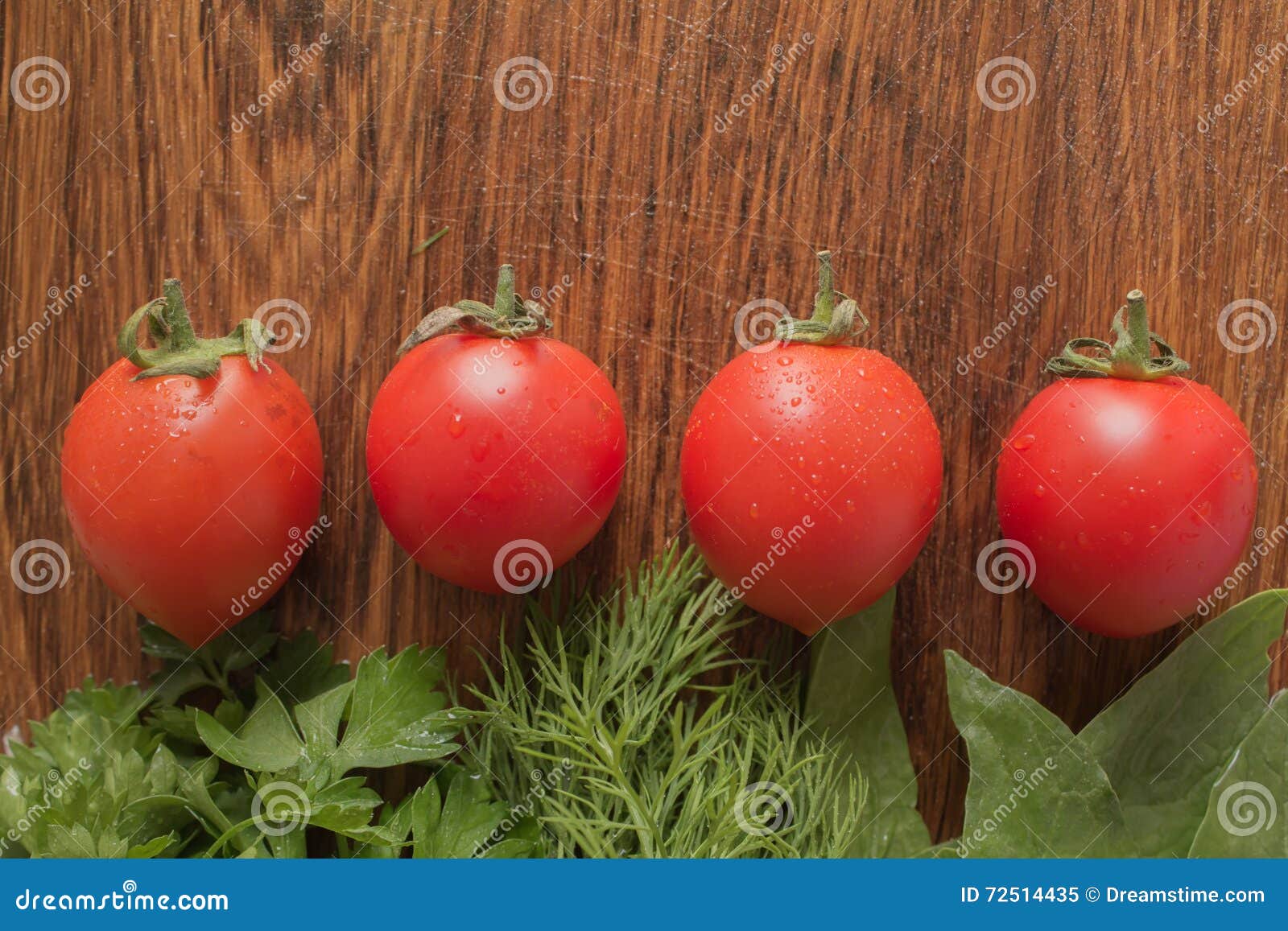 Vier Tomaten stock afbeelding. Image of lomp, snijden - 72514435
