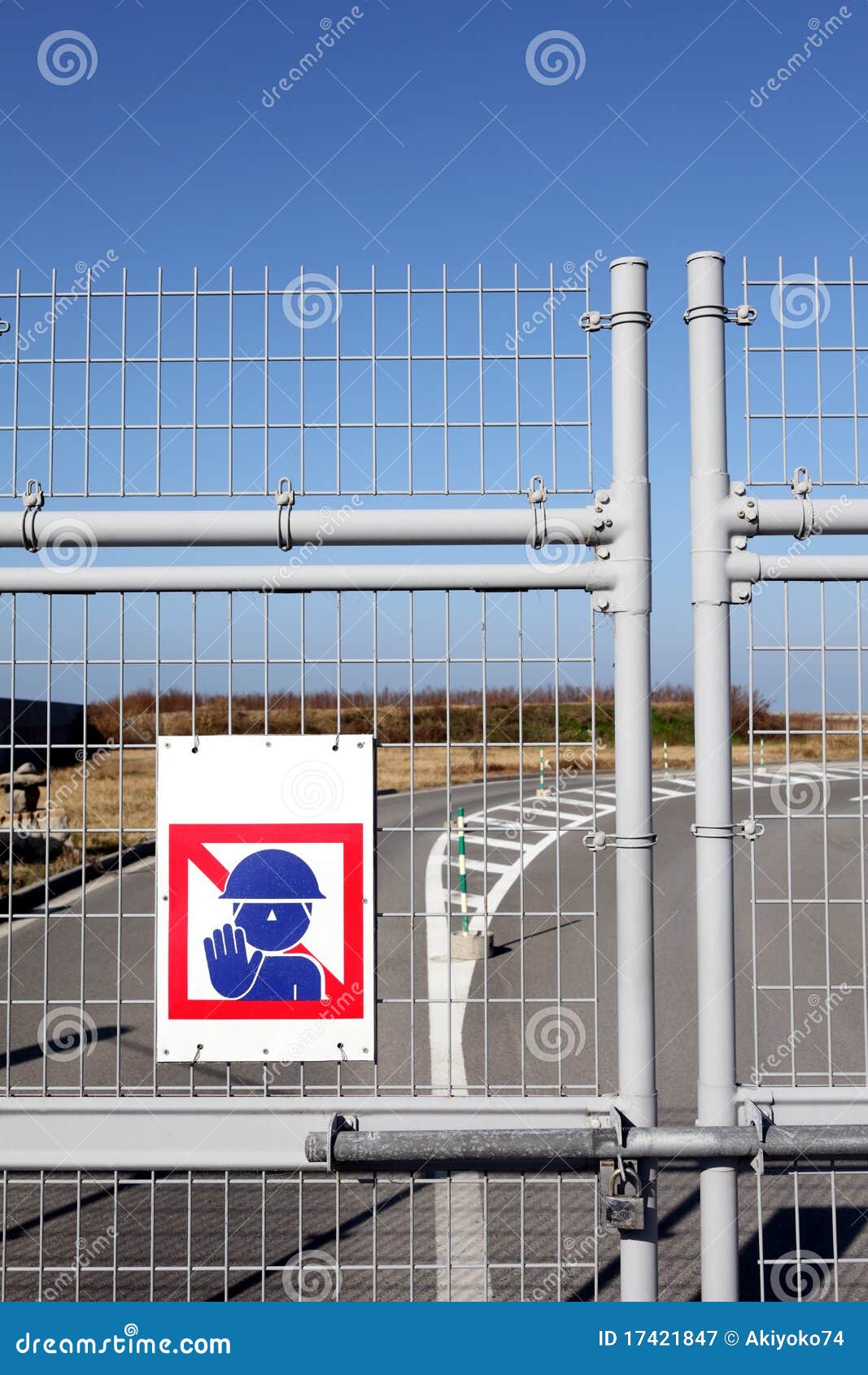 Vietato immagine stock. Immagine di fissisi, cancello - 17421847