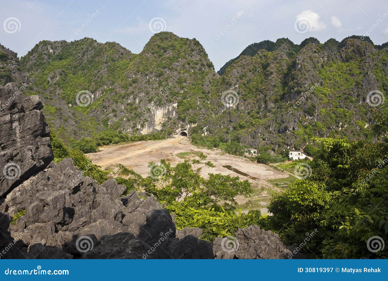 Vietnam Limestone Landscape Stock Image - Image of ninh, ground: 30819397