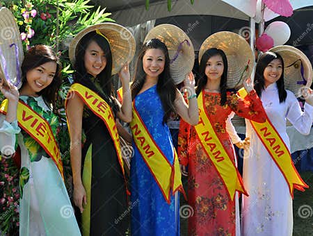 Vietnamese Models editorial photography. Image of happy - 26285417