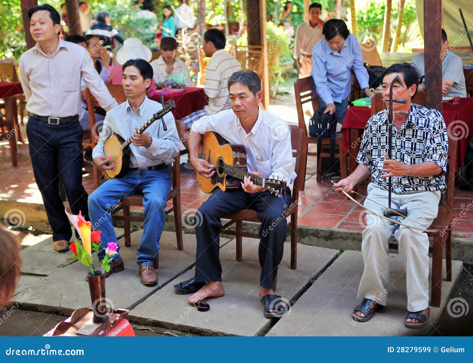 Vietnamese musicians editorial stock image. Image of fiddle - 28279599