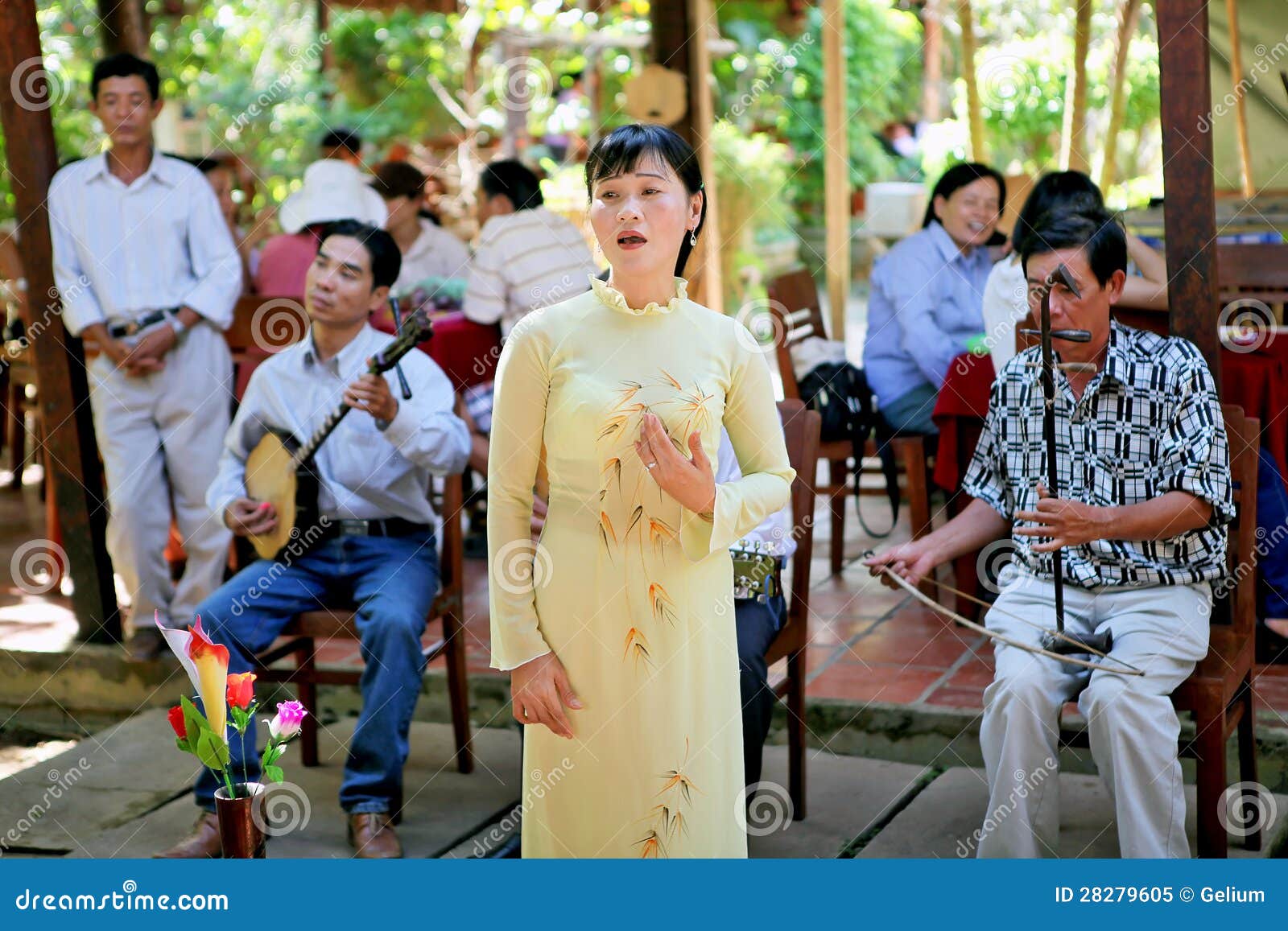 Vietnamese musicians editorial image. Image of guitar - 28279605