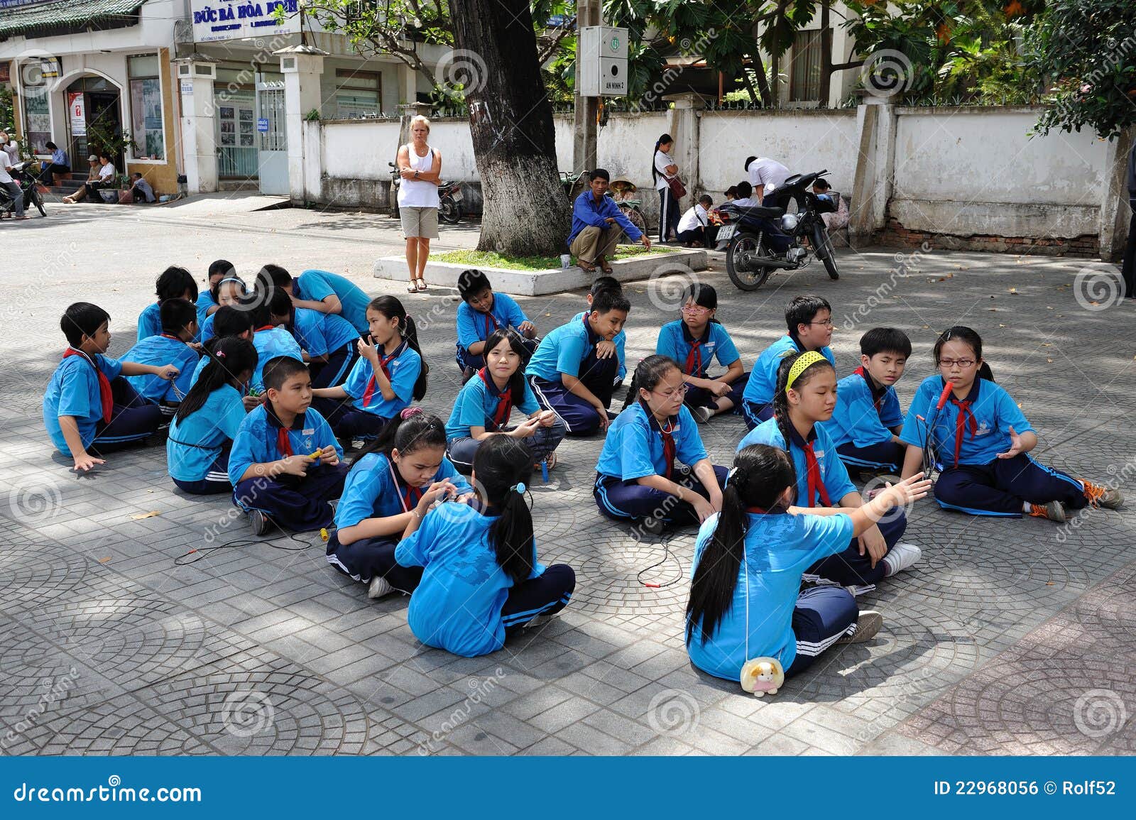 Vietnamese school class editorial photo. Image of uniform - 22968056