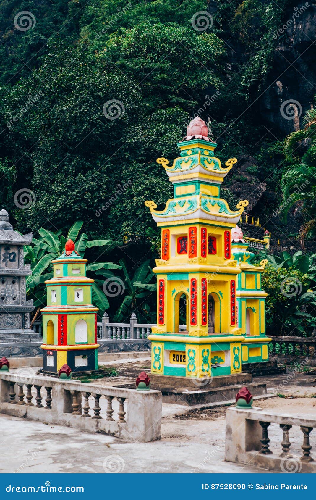 Vietnamese temple stock photo. Image of holi, cave, vietnam - 87528090