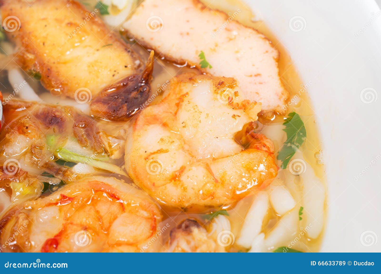 Vietnamesisk Traditionell Soppa Med Stora Risnudlar Och Fotografering ...