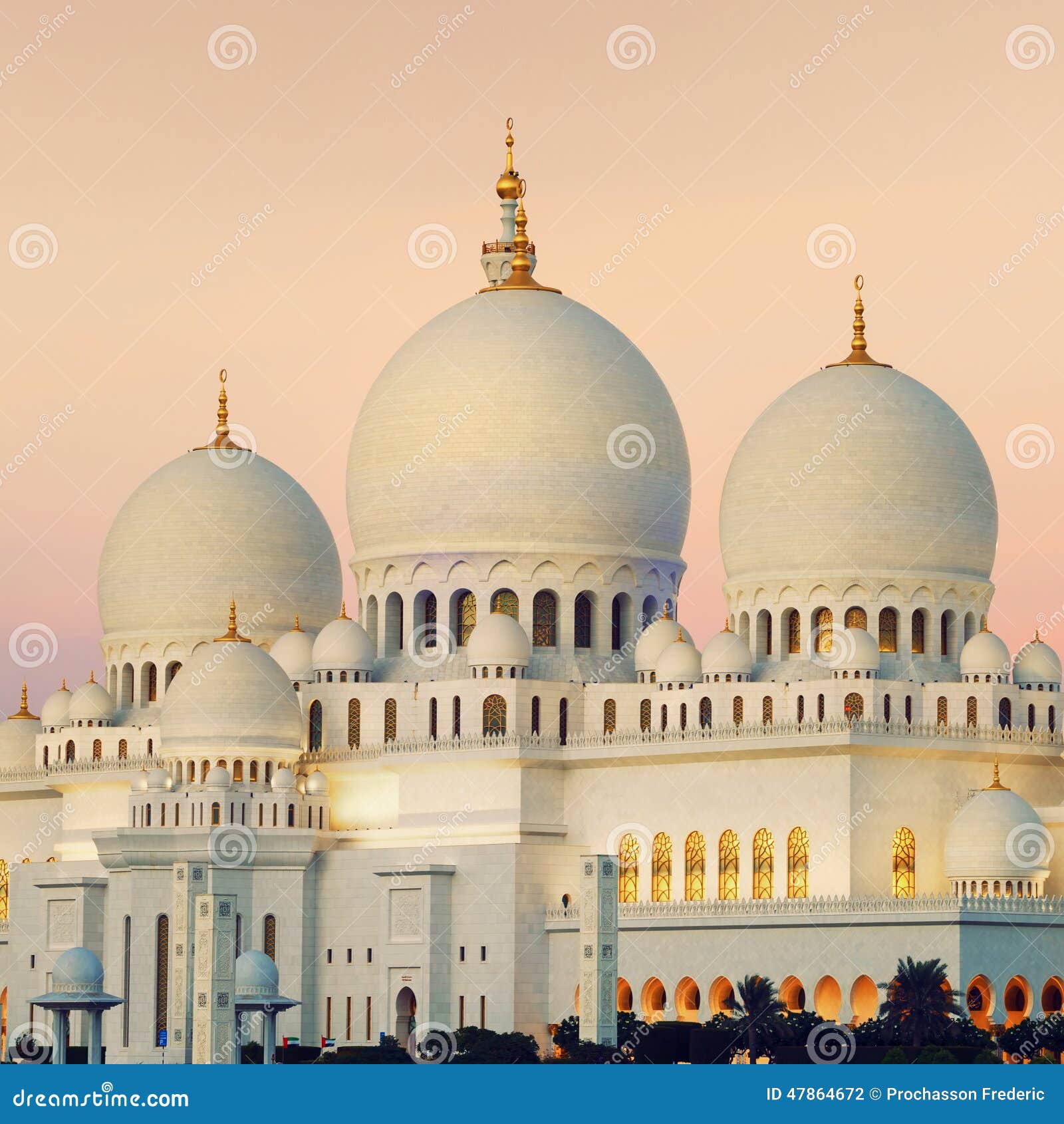 View of Abu Dhabi Sheikh Zayed Mosque at Sunset Stock Photo - Image of ...