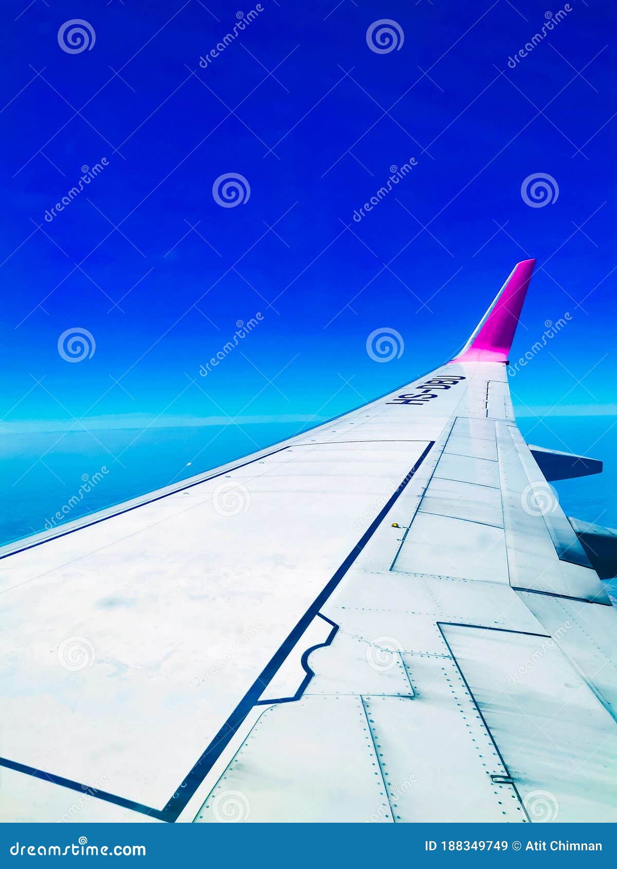 The View on the Airplane Wing Editorial Stock Image - Image of glass ...