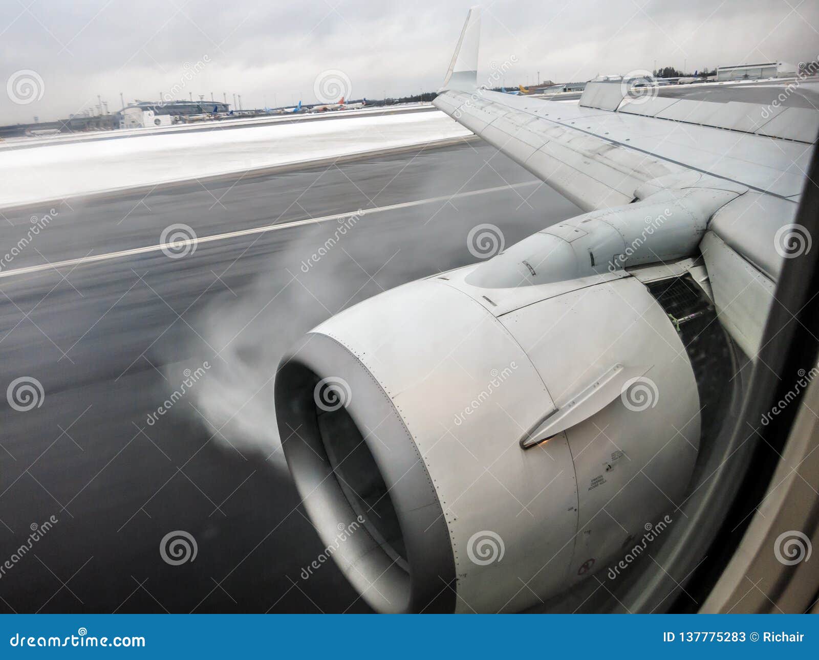 Reverse thrust stock image. Image of spoilers, view - 137775283