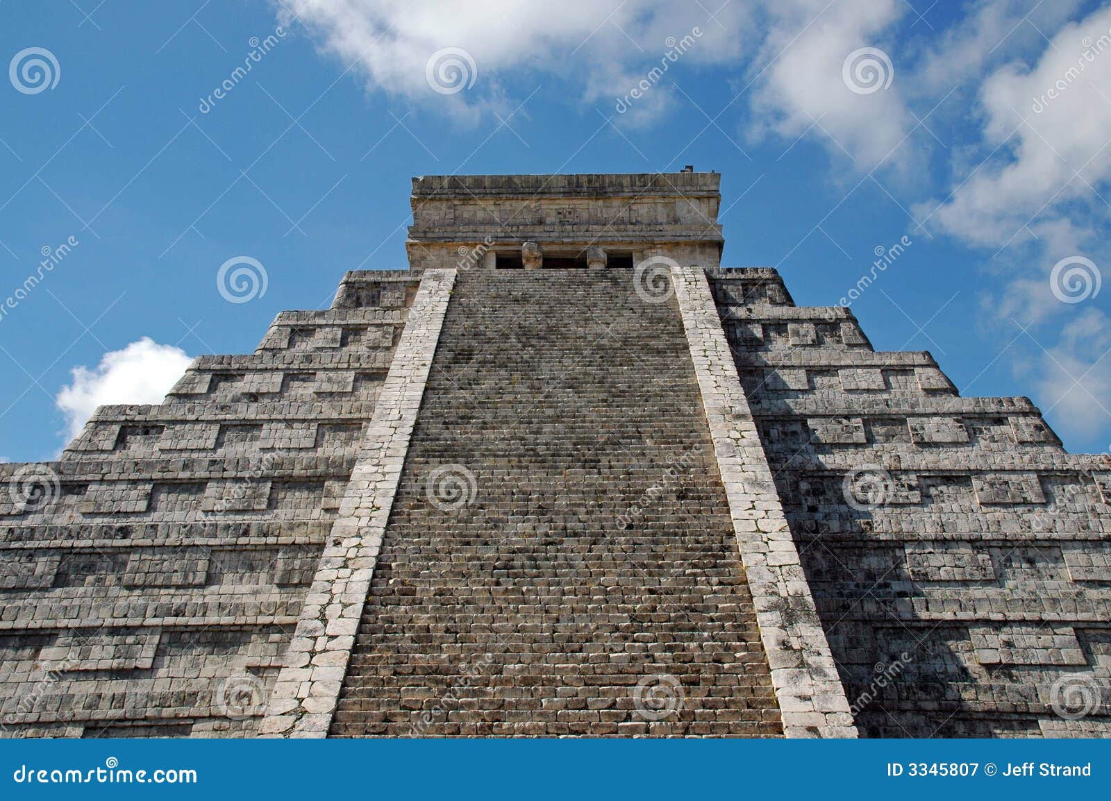 View of Ancient Mayan Pyramid Stock Image - Image of religious, climb ...