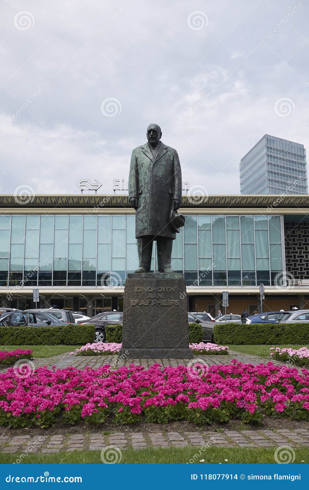 View of Anton Philips Statue Editorial Stock Image - Image of railway ...