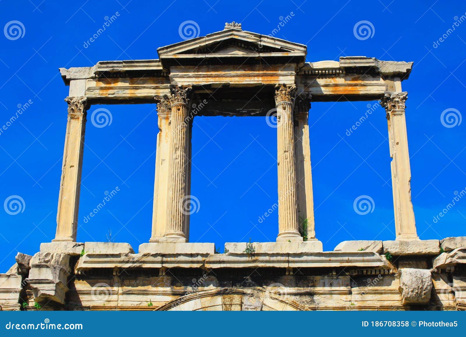 View of the Arch of Hadrian Editorial Stock Photo - Image of athens ...
