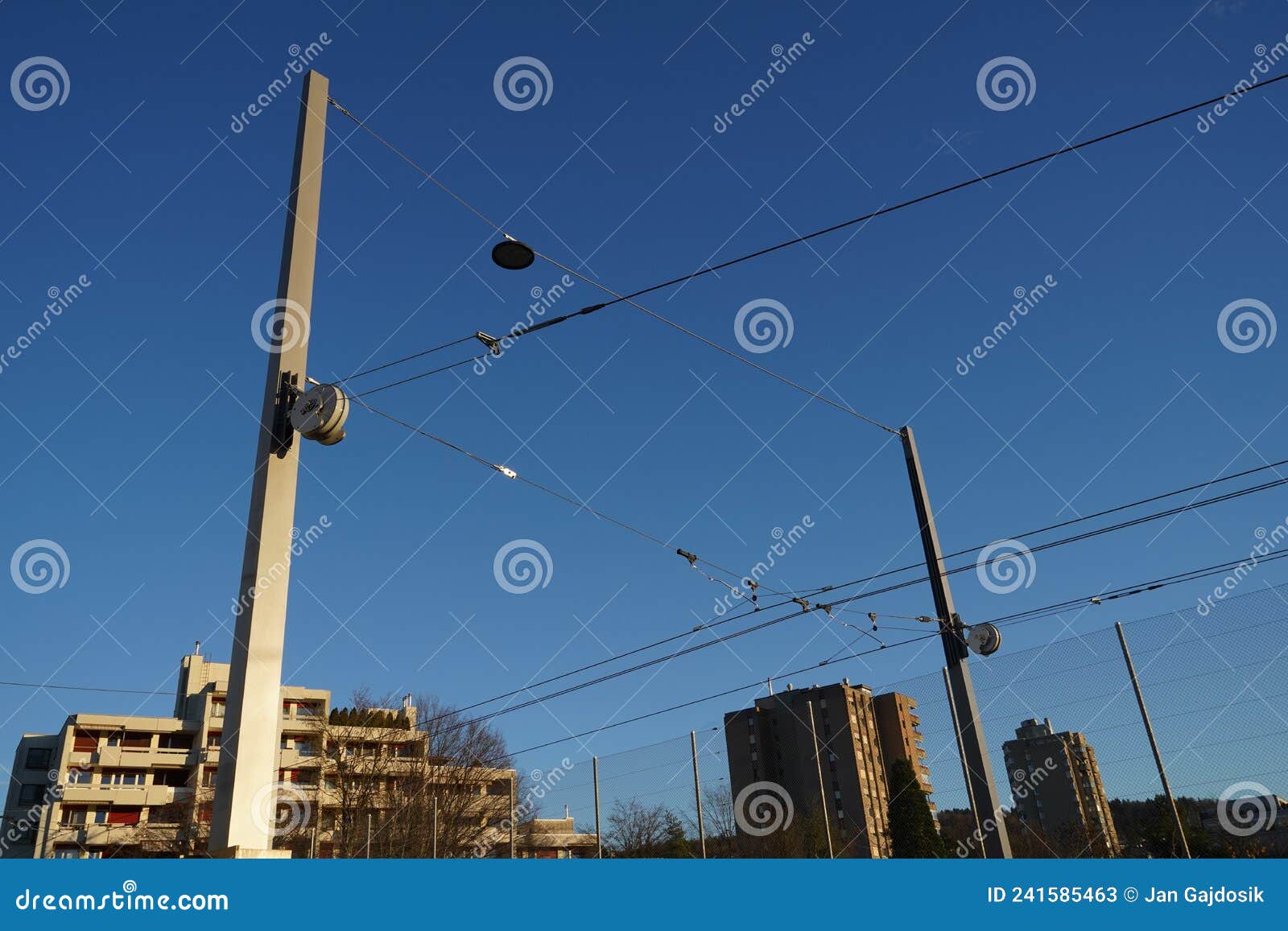 View on Automatic Tensioning System for Rail and Tramway Which Use ...
