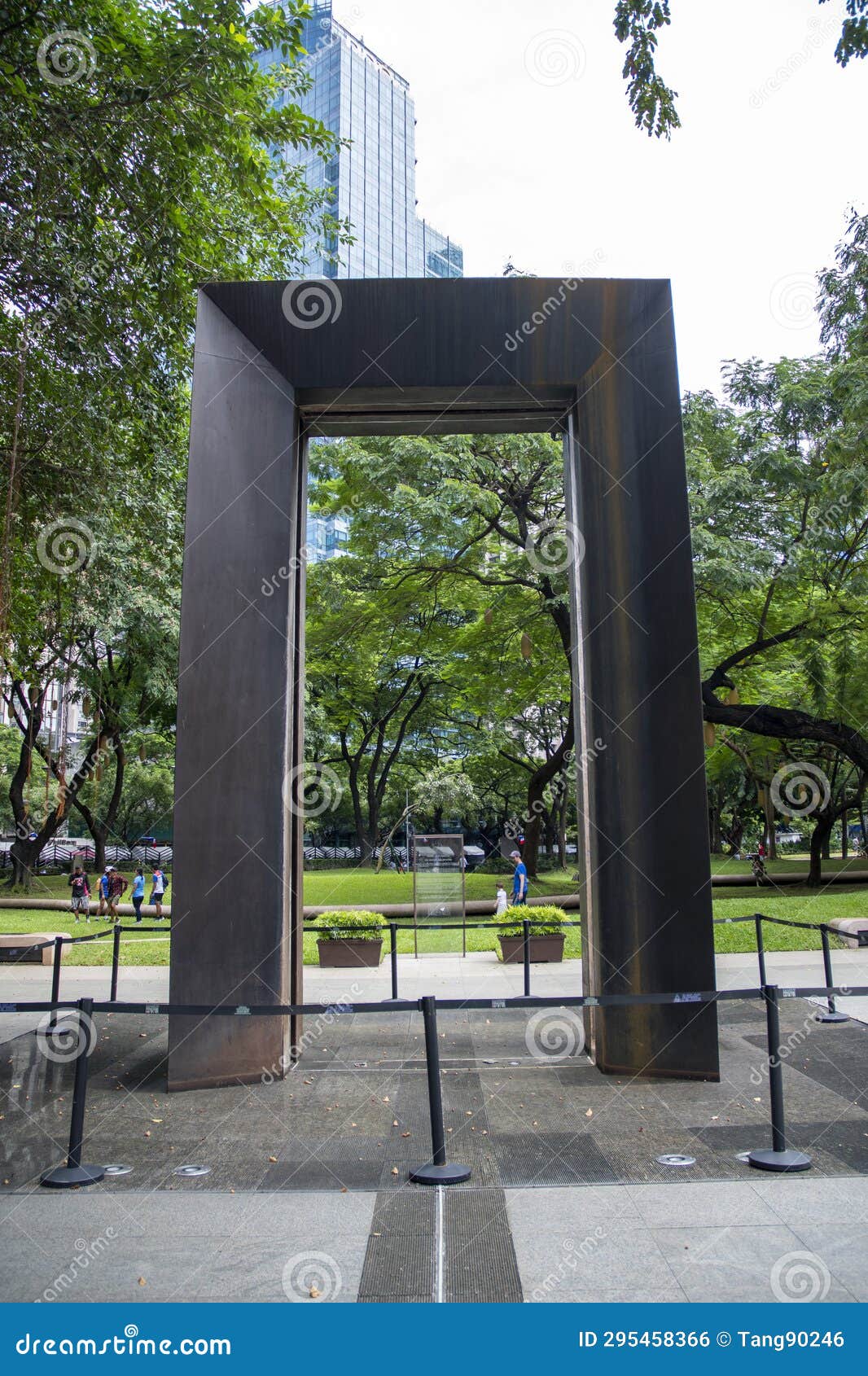 View of Ayala Triangle Gardens in Manila Editorial Photo - Image of ...