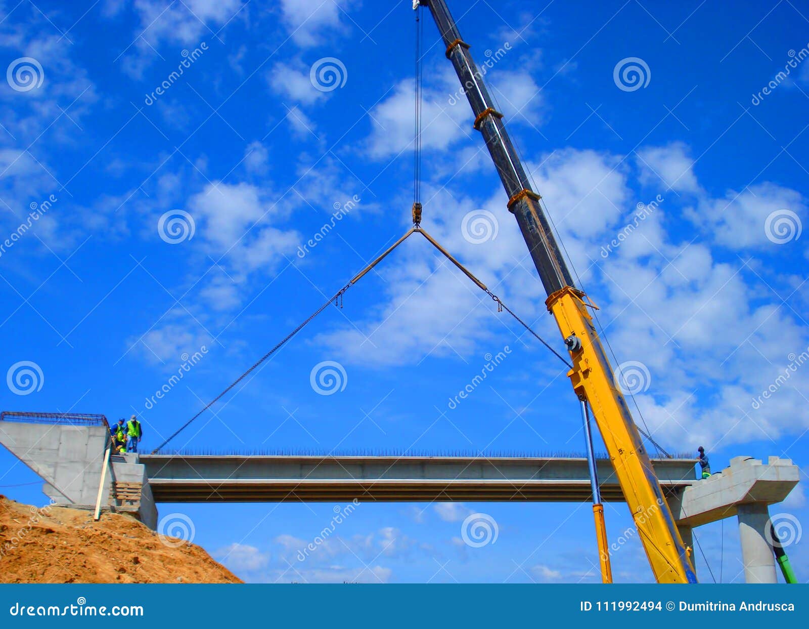 Crane fixed the beam stock photo. Image of frame, house - 111992494