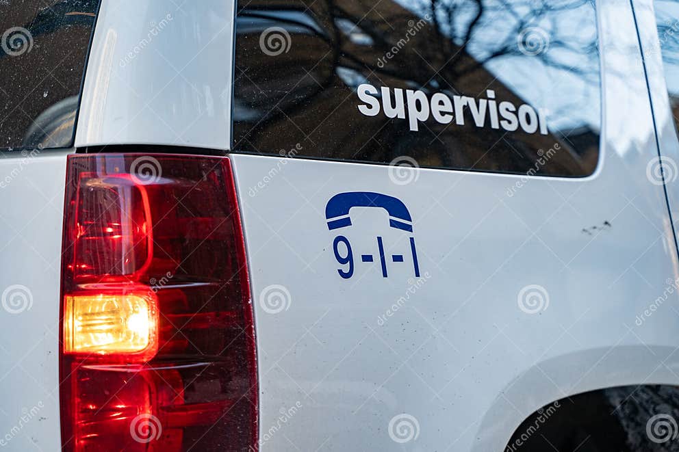 View of Call 911 Icon on Top of Car Stock Photo - Image of paramedic, exterior: 355523892
