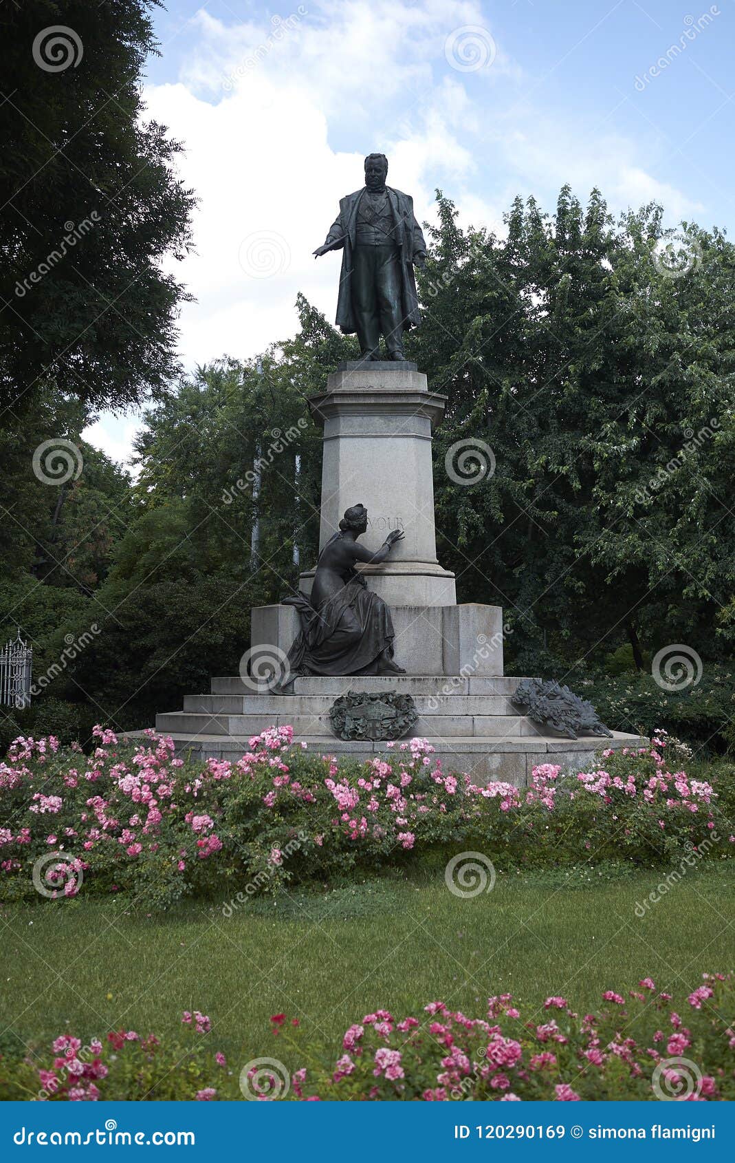 View of Cavour statue editorial stock image. Image of park - 120290169
