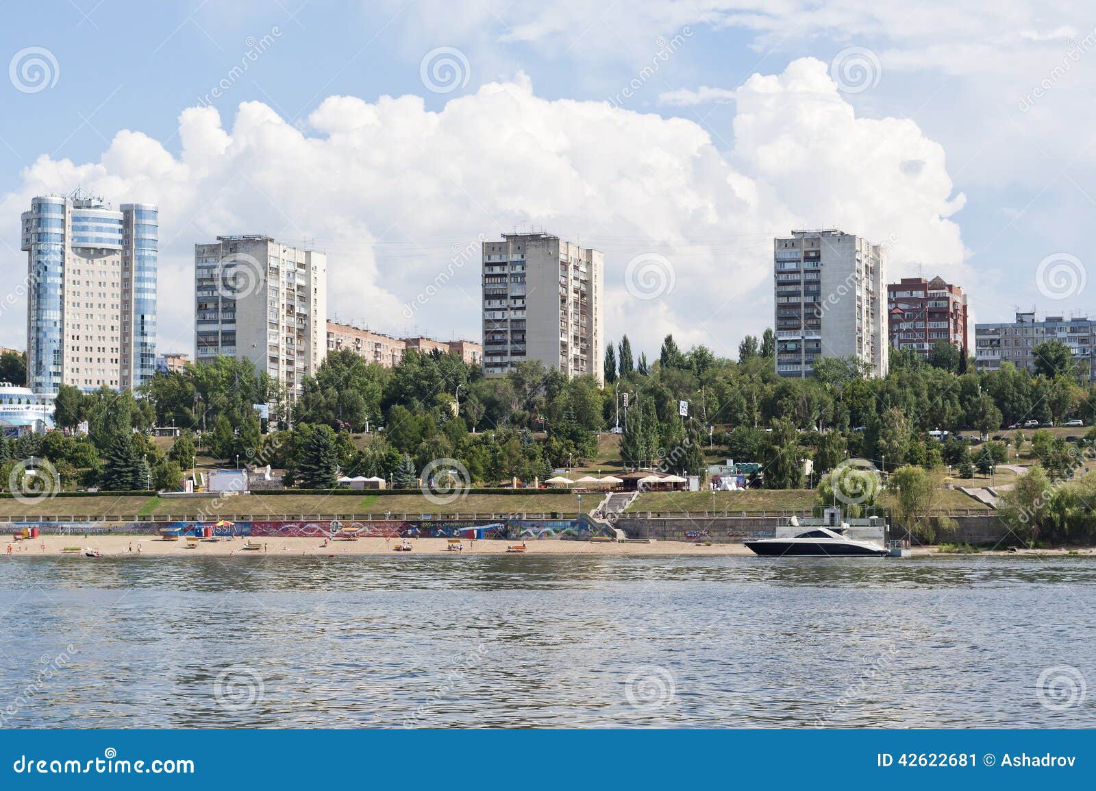 View of city beach stock image. Image of broadwater, pacific - 42622681