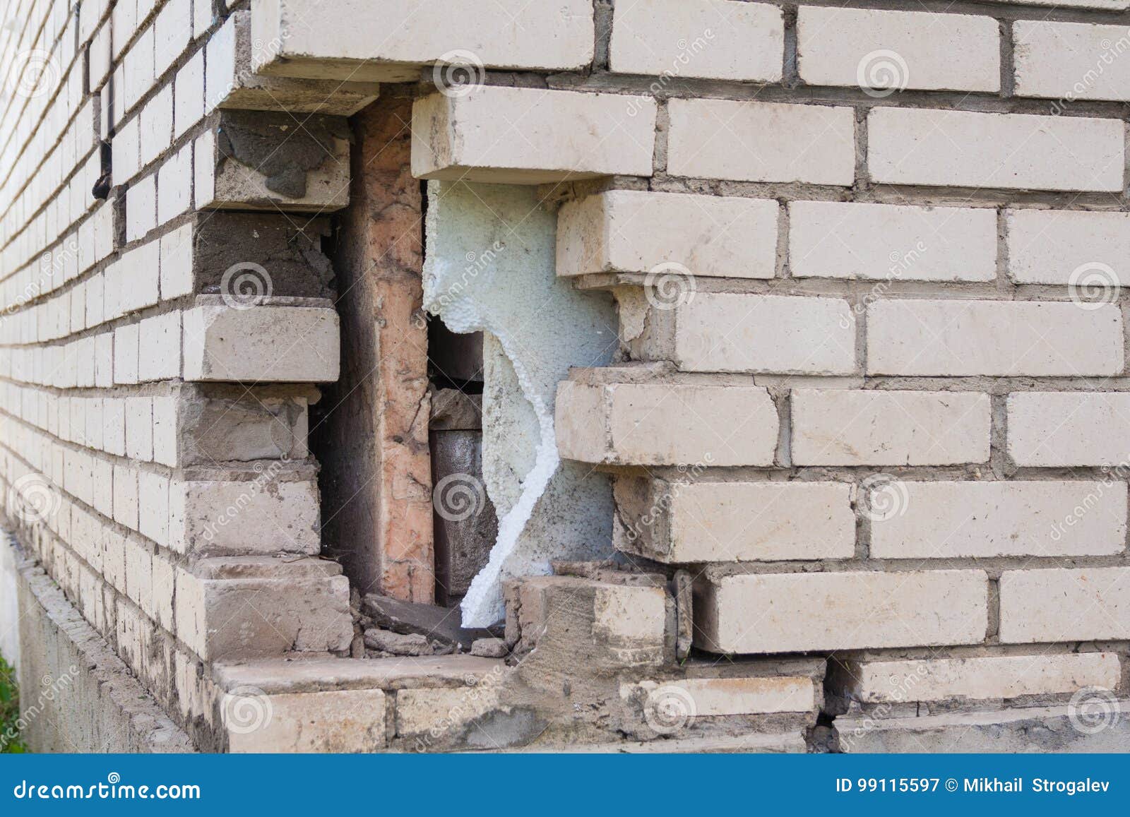 Broken brickwork stock image. Image of architecture, brick - 99115597