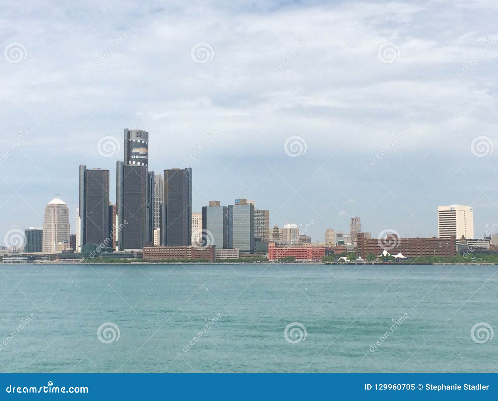 Detroit Riverfront editorial image. Image of riverfront - 129960705