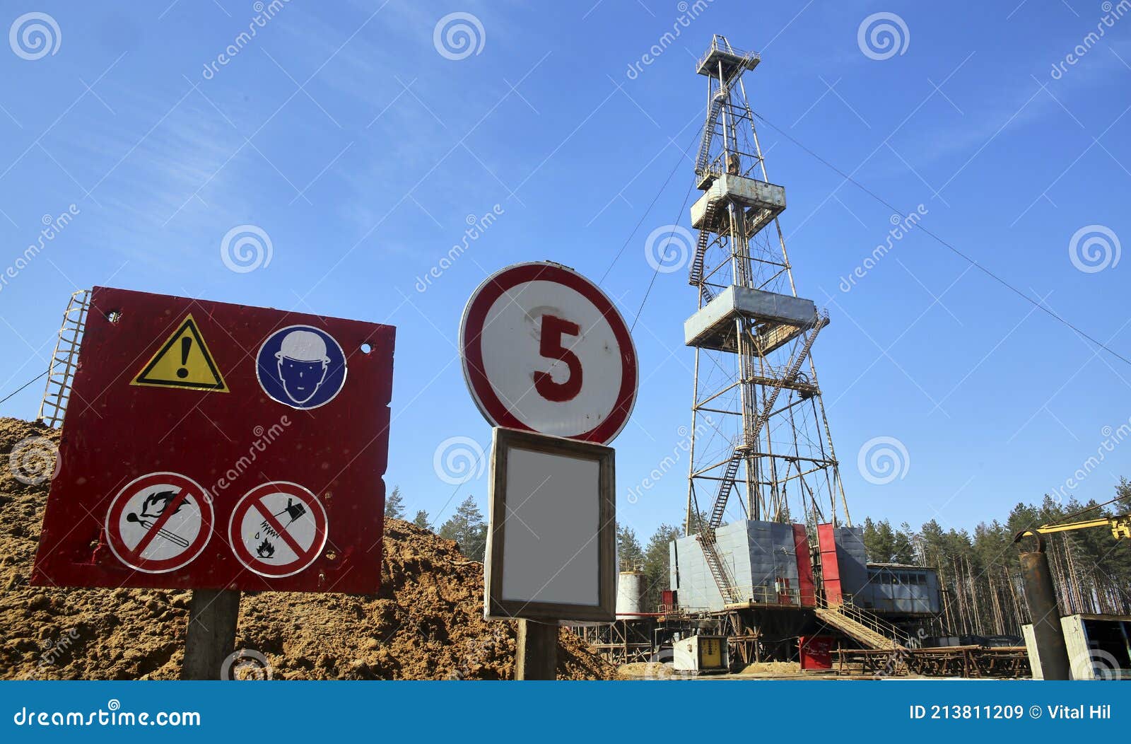 View of the Device of an Oil Drilling Rig Stock Image - Image of pipe ...