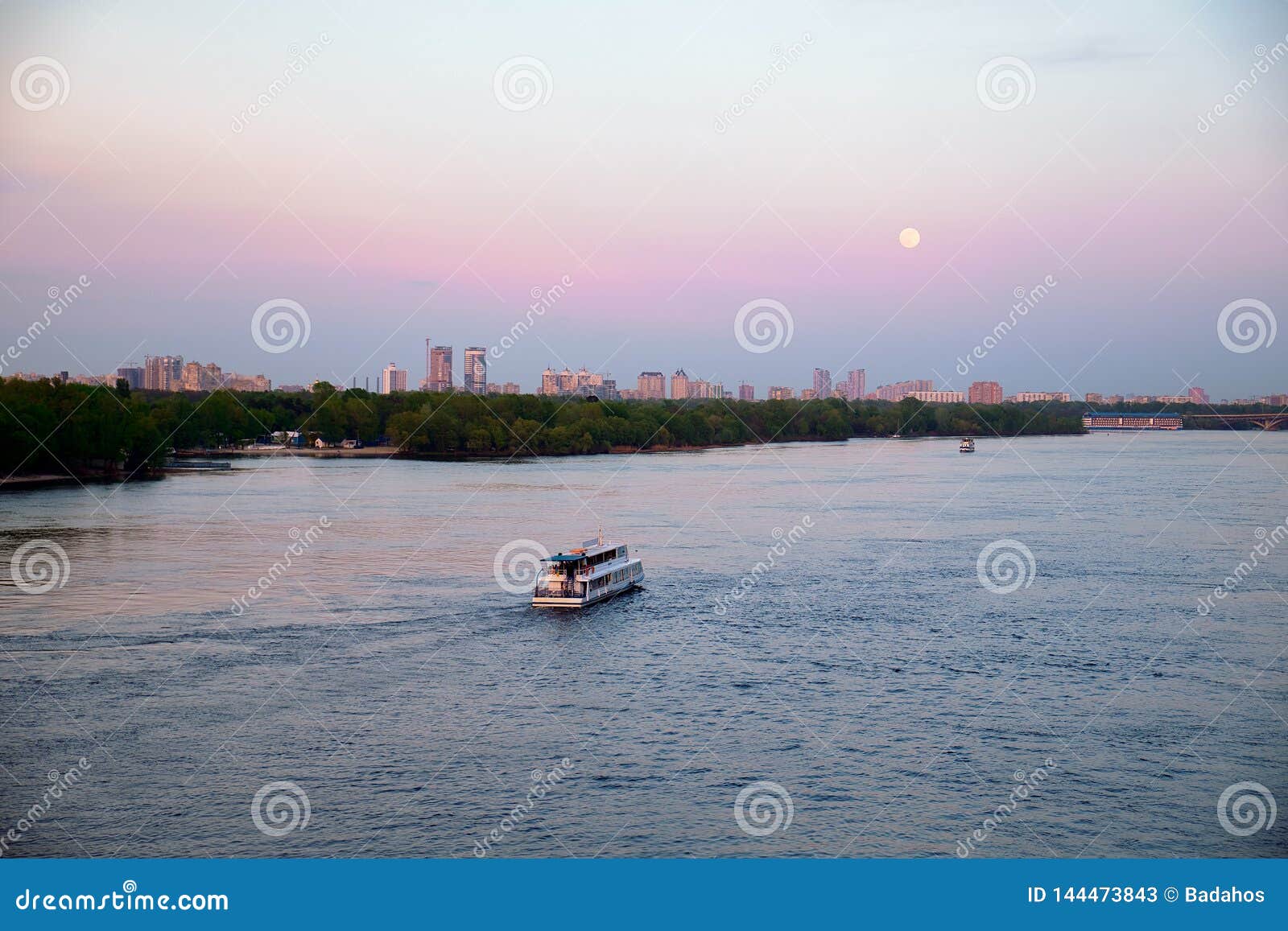 View of the Dnieper River in Kyiv Stock Image - Image of tranquil ...