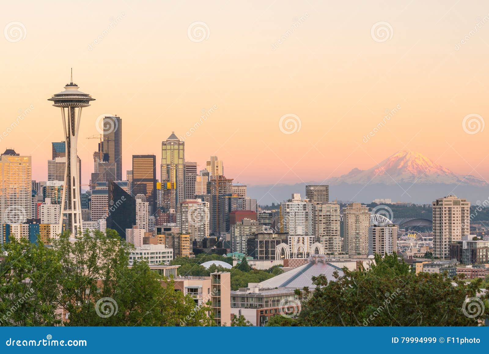 View of Downtown Seattle Skyline Editorial Stock Image - Image of city ...