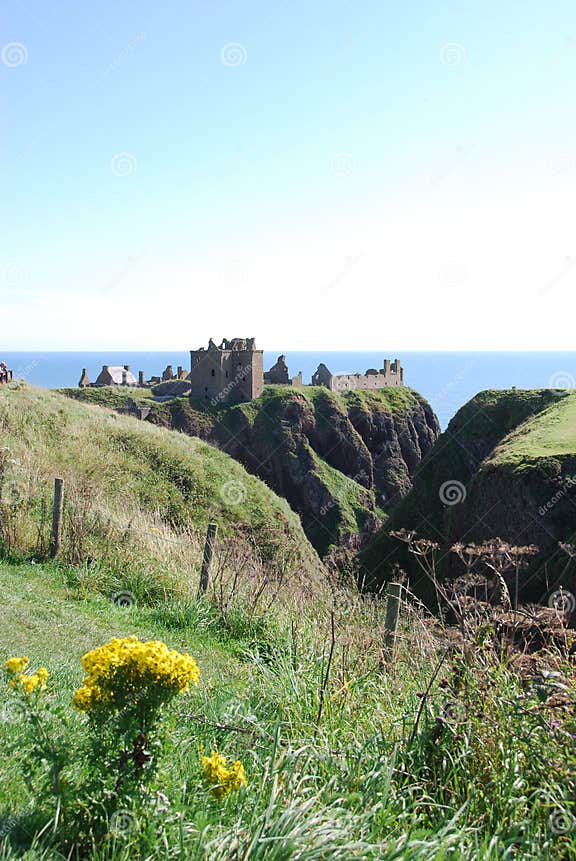 View of Dunnottar Castle stock photo. Image of army, castle - 21112422