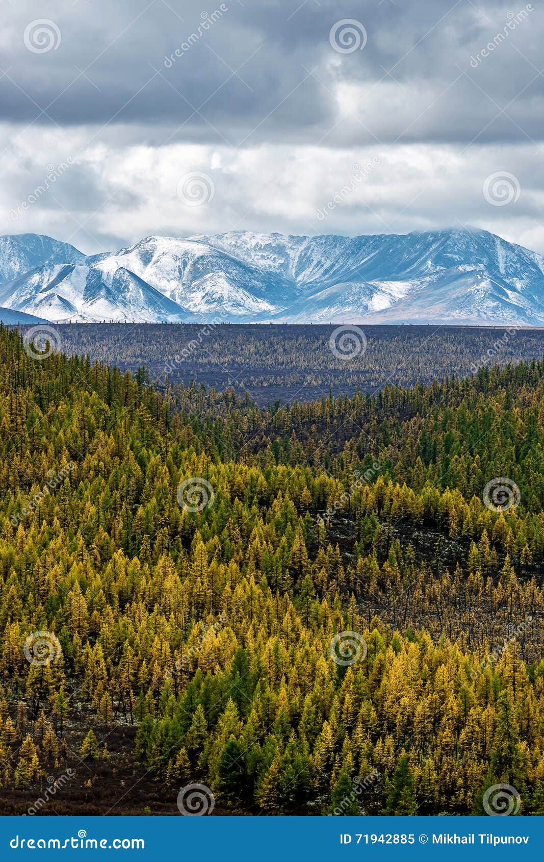 View of the Eastern Sayan Mountain Range Stock Image - Image of plateau ...