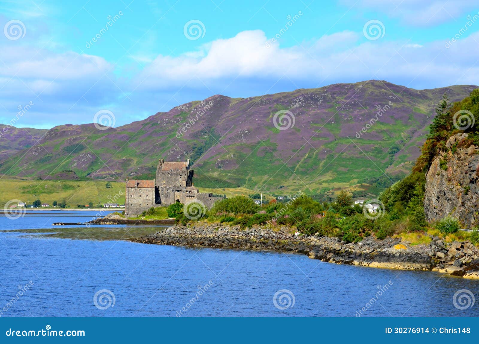 Eilean Donan Castle, Dornie, Scotland Stock Photo - Image of lake ...