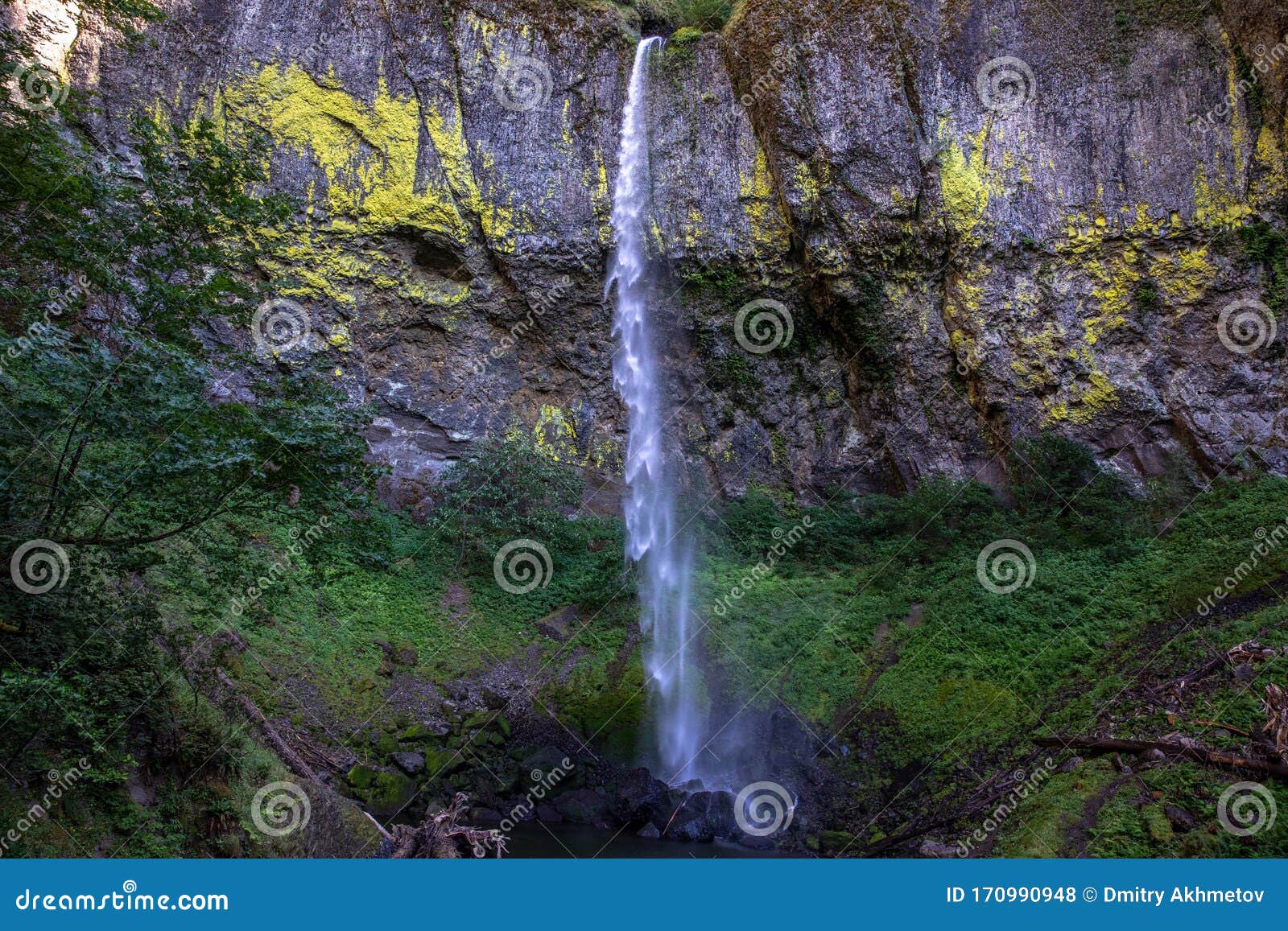 View at Elowah Falls at Columbia River Gorge Stock Photo - Image of ...
