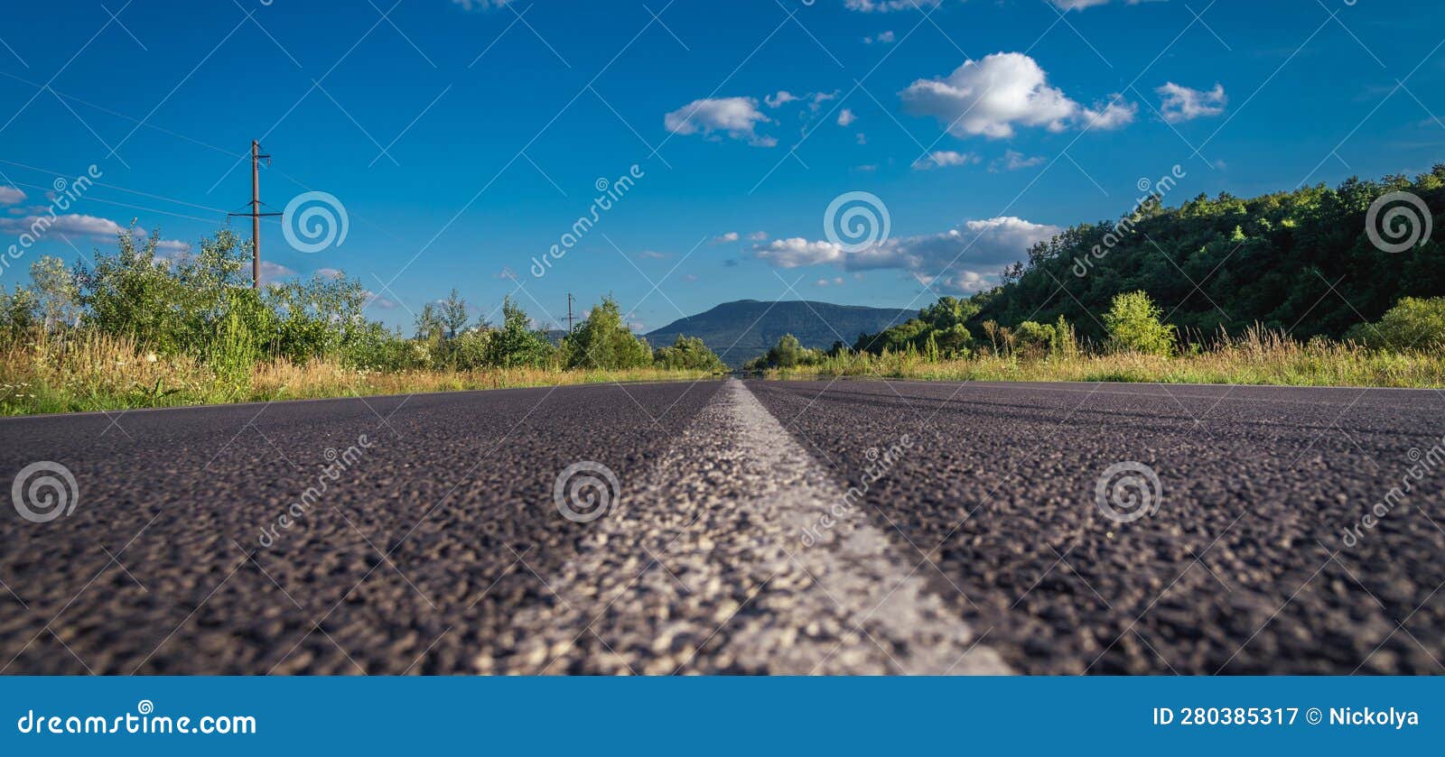 View of the empty road stock image. Image of horizon - 280385317