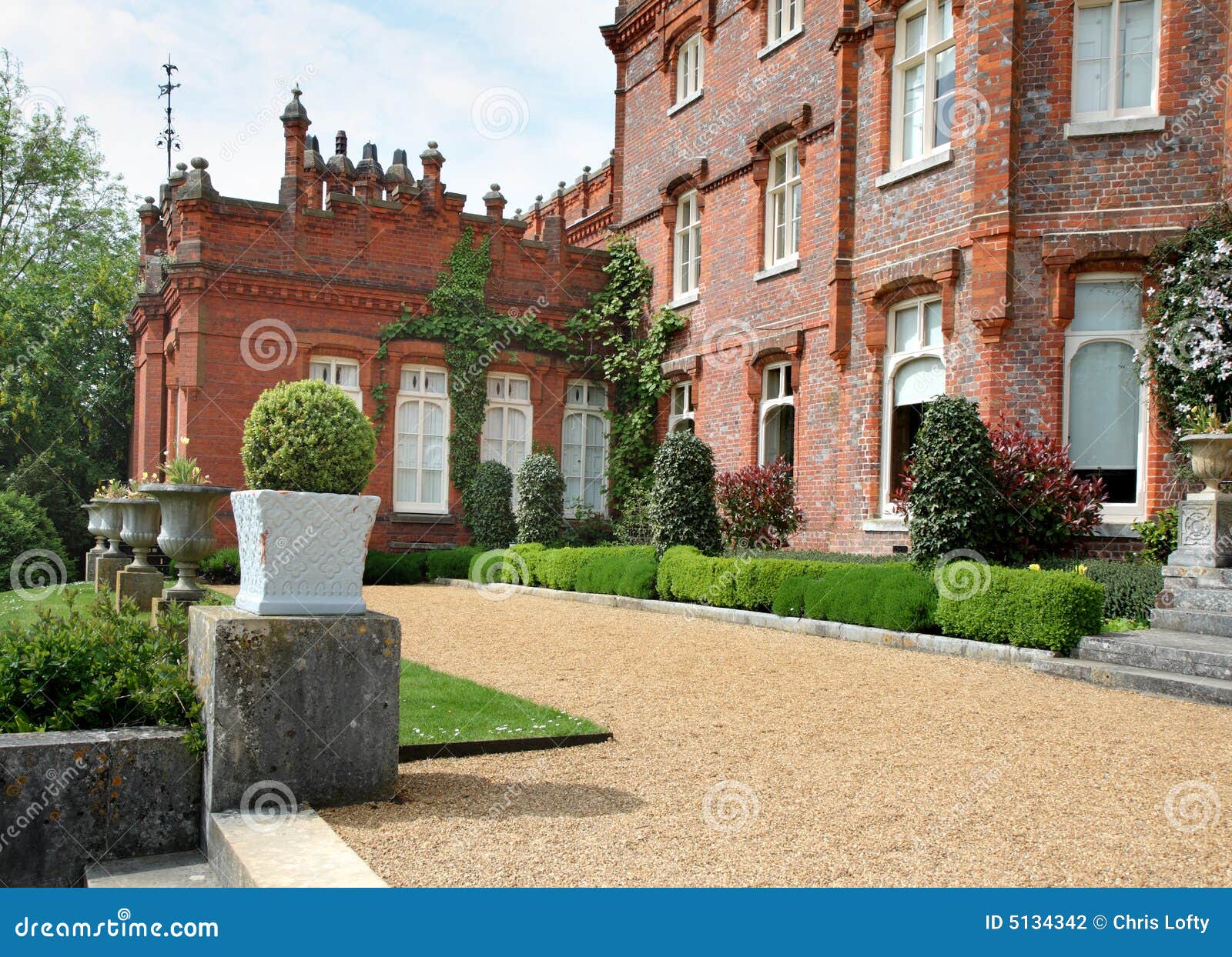 View of an English Manor and Garden Stock Photo - Image of heritage ...