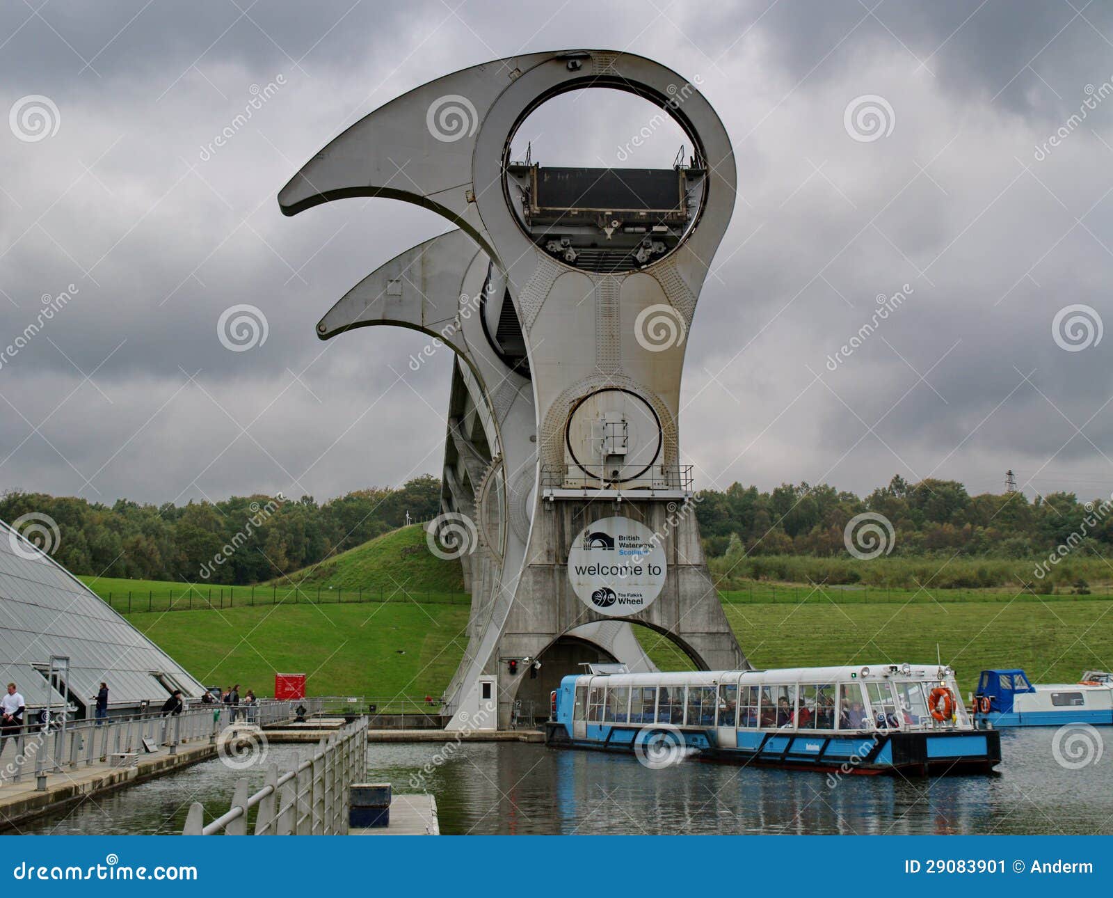 View of the Falkirk Wheel editorial photo. Image of boat - 29083901