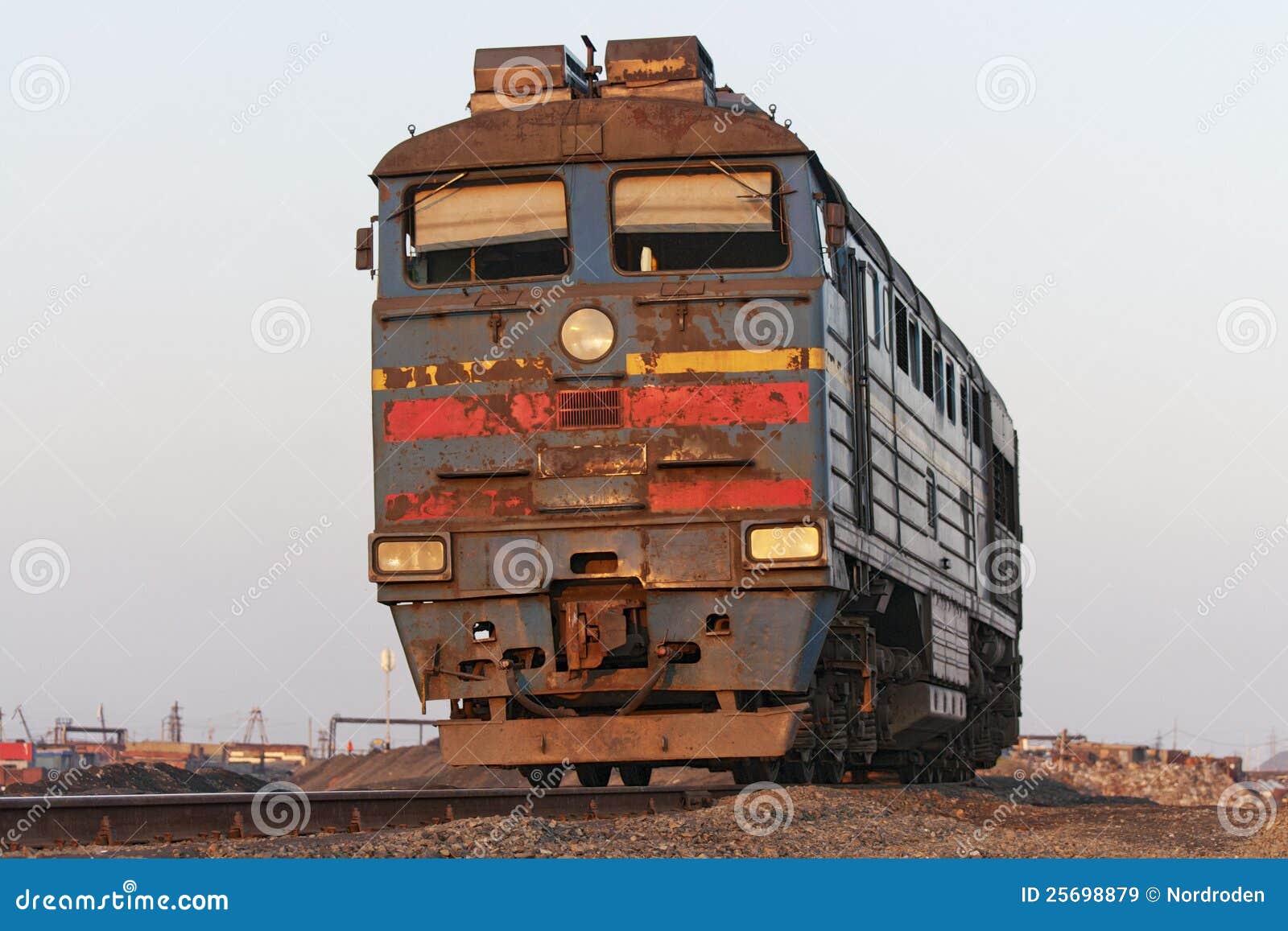 View of the Front Locomotive Stock Image - Image of diesel, track: 25698879