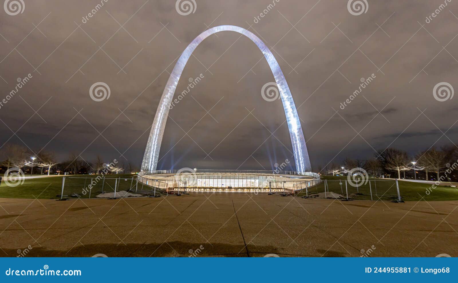 View of the Gateway Arch in St. Louis from Gateway Park at Night ...