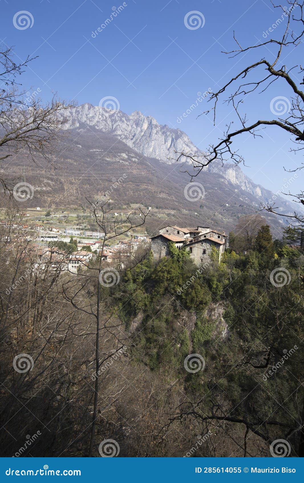 View of Gorzone Castle in Valcamonica Editorial Image - Image of travel ...