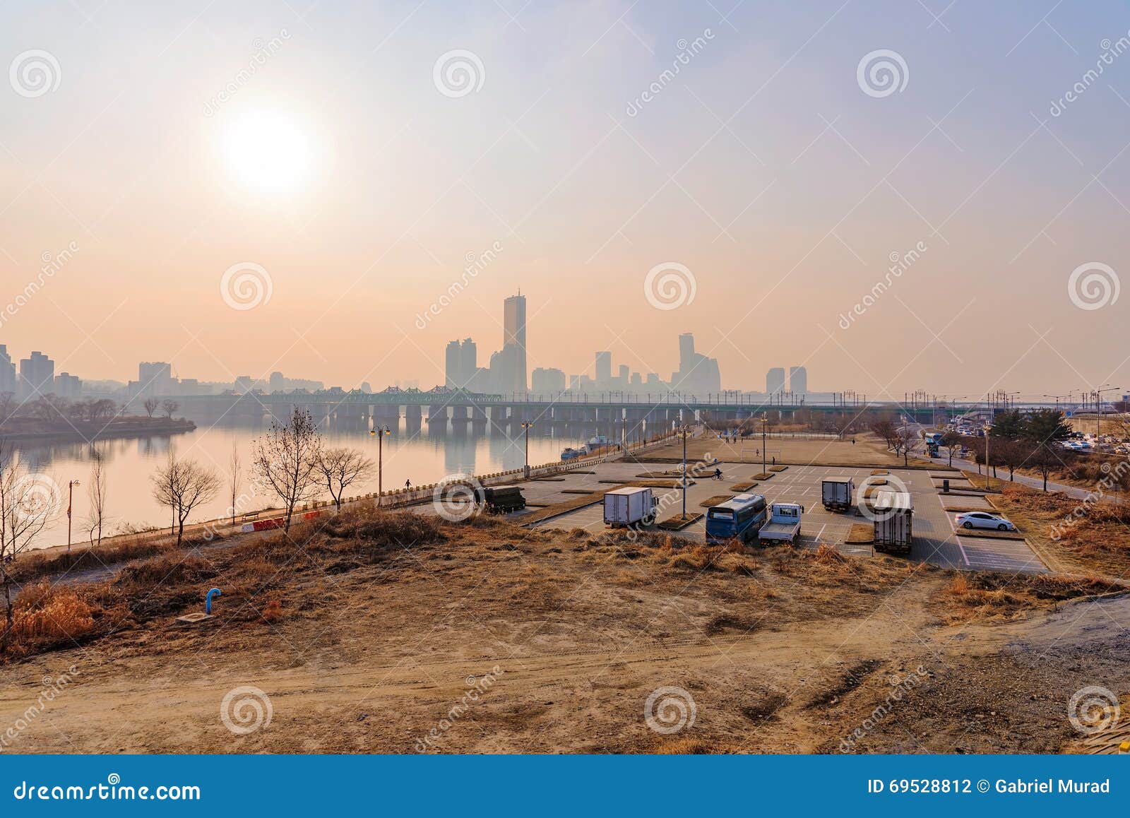 View of Han River during Sunset in Seoul Stock Photo - Image of sunset ...