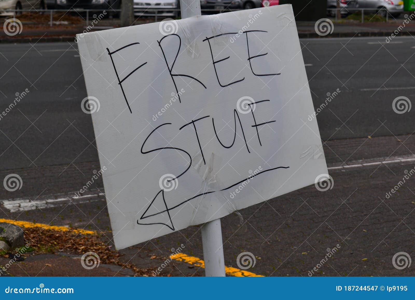 Free stuff sign stock image. Image of arrow, auckland - 187244547
