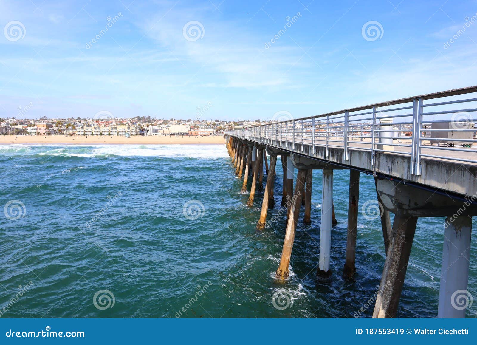 View of HERMOSA BEACH PIER, Hermosa Beach, California Editorial Stock ...