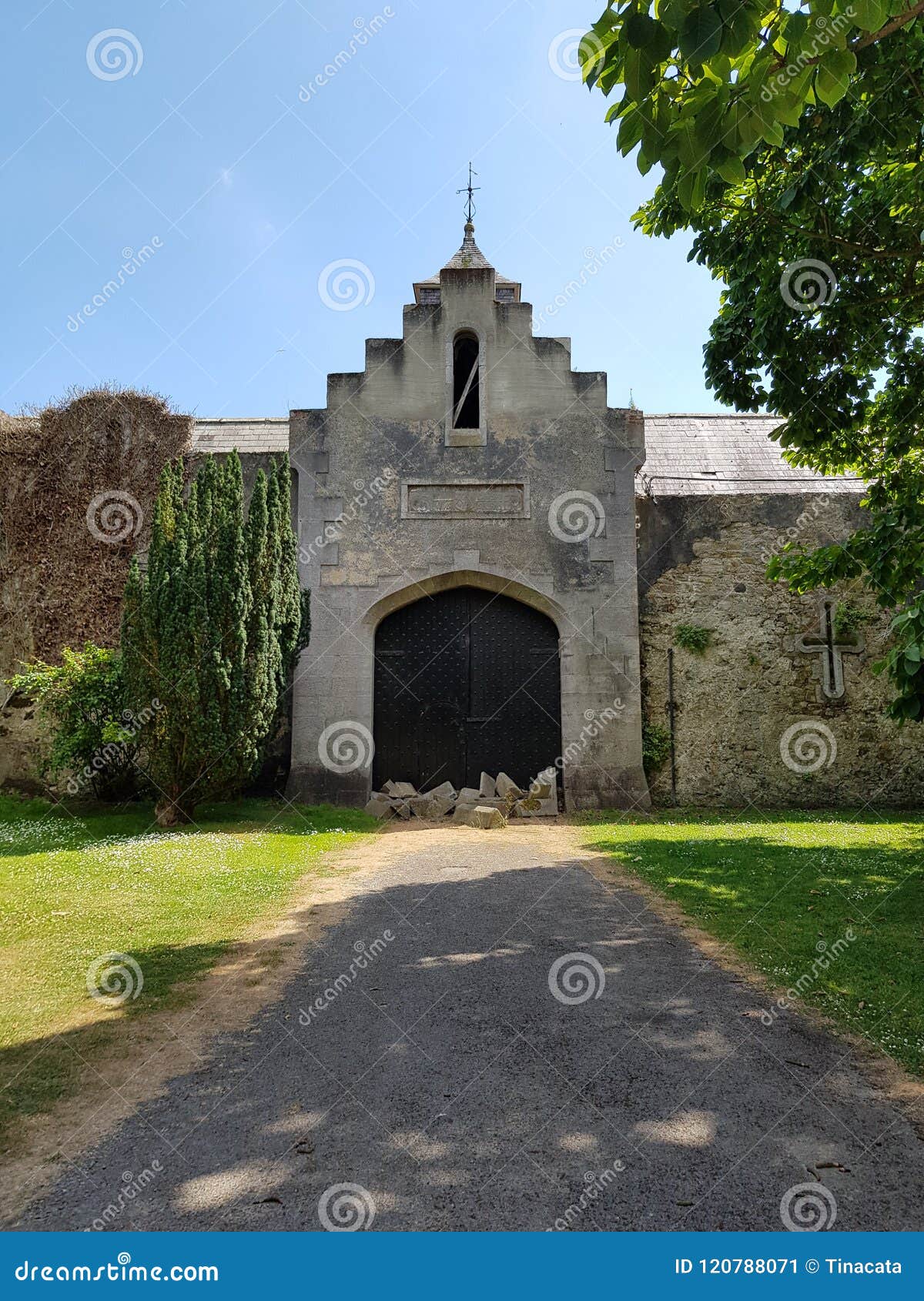 Howth castle stock image. Image of gate, howth, park - 120788071