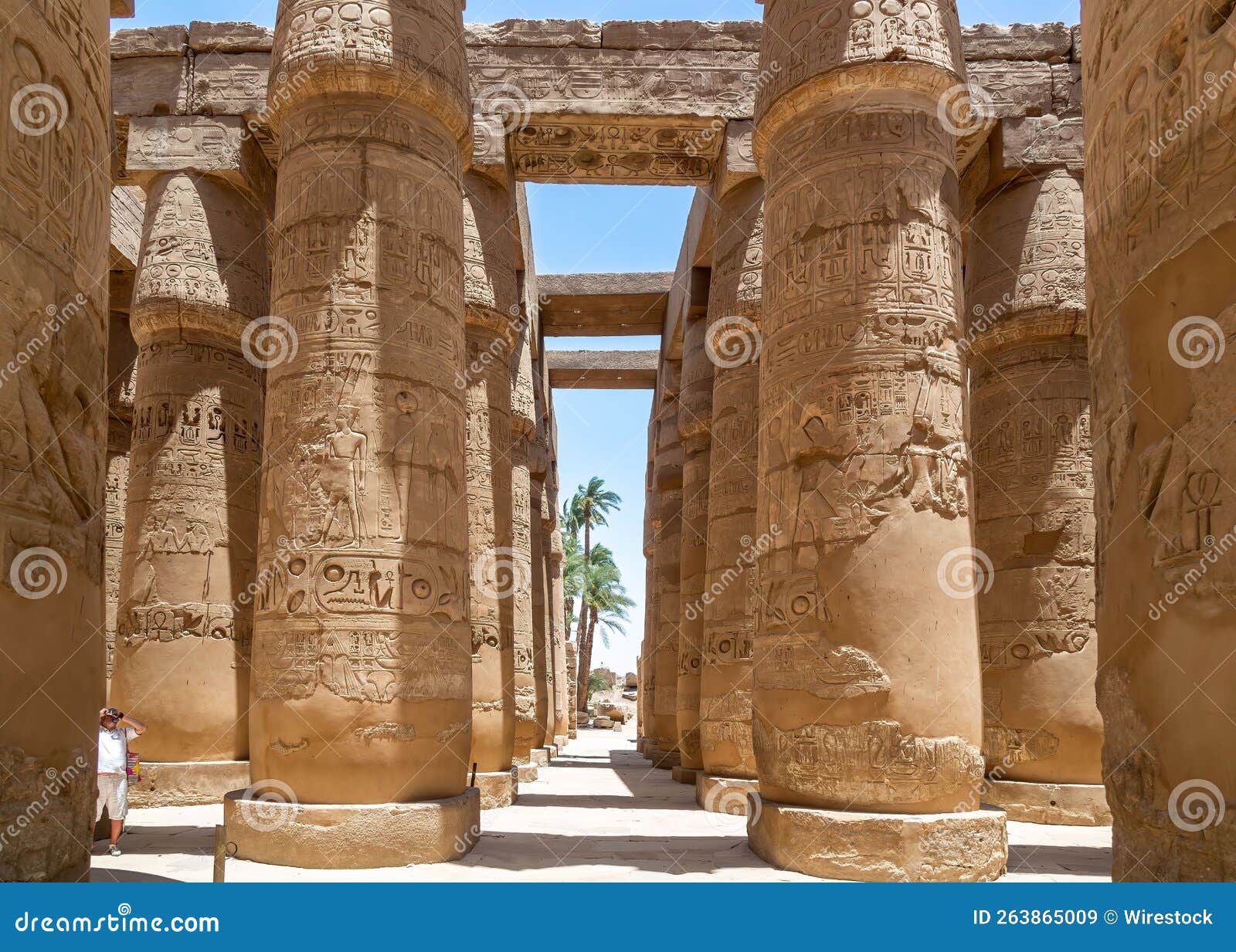 Columns In Great Imperial Hall With The Throne Of Sultan In Topkapi ...