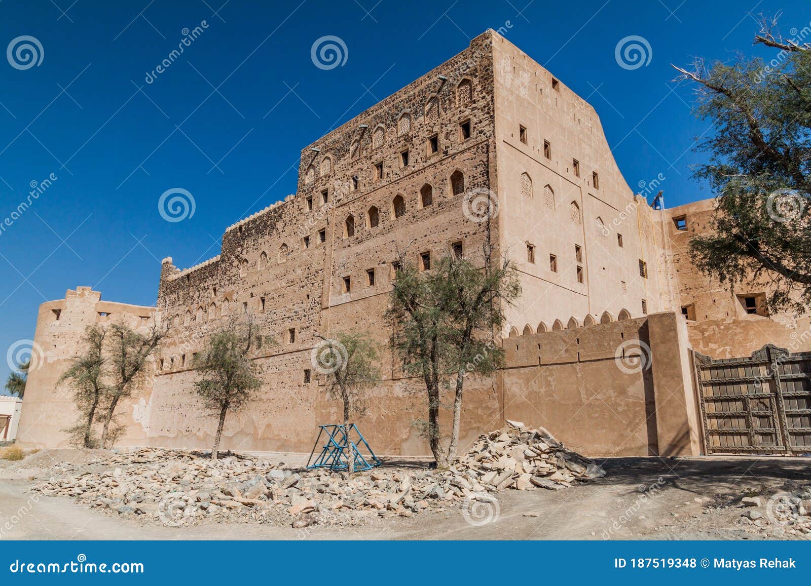 View of Jabrin Castle, Om stock photo. Image of tourism - 187519348