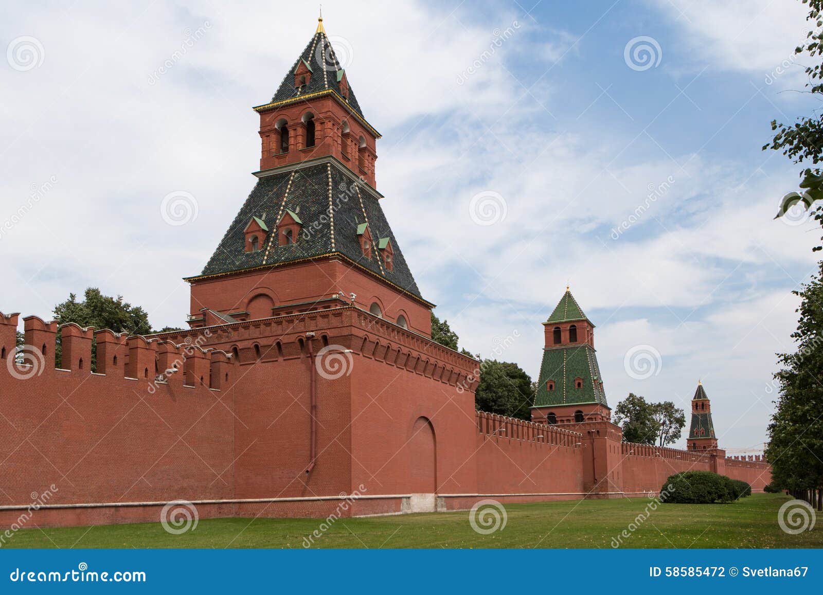 View on Kremlin Castle in Moscow, Russia Editorial Photography - Image ...