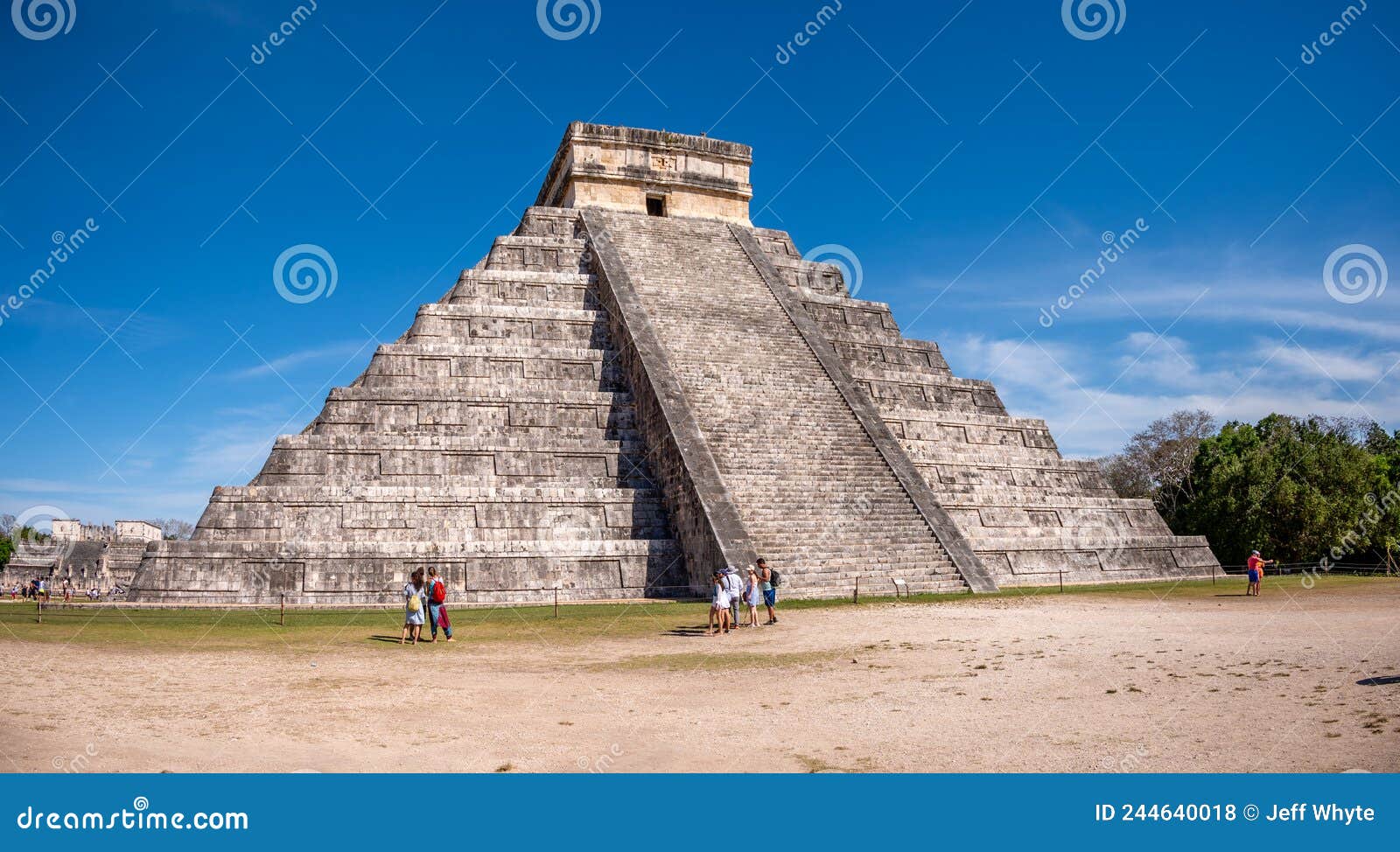 View of Kukulkan Temple at Chichen Itza Editorial Stock Photo - Image ...
