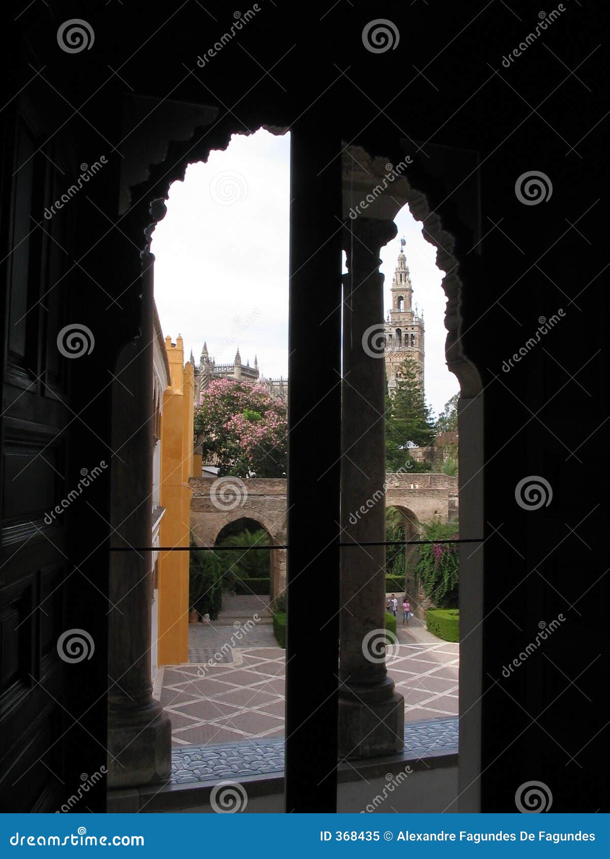 View of La Giralda - Sevilla Stock Image - Image of alcazar, flowers ...
