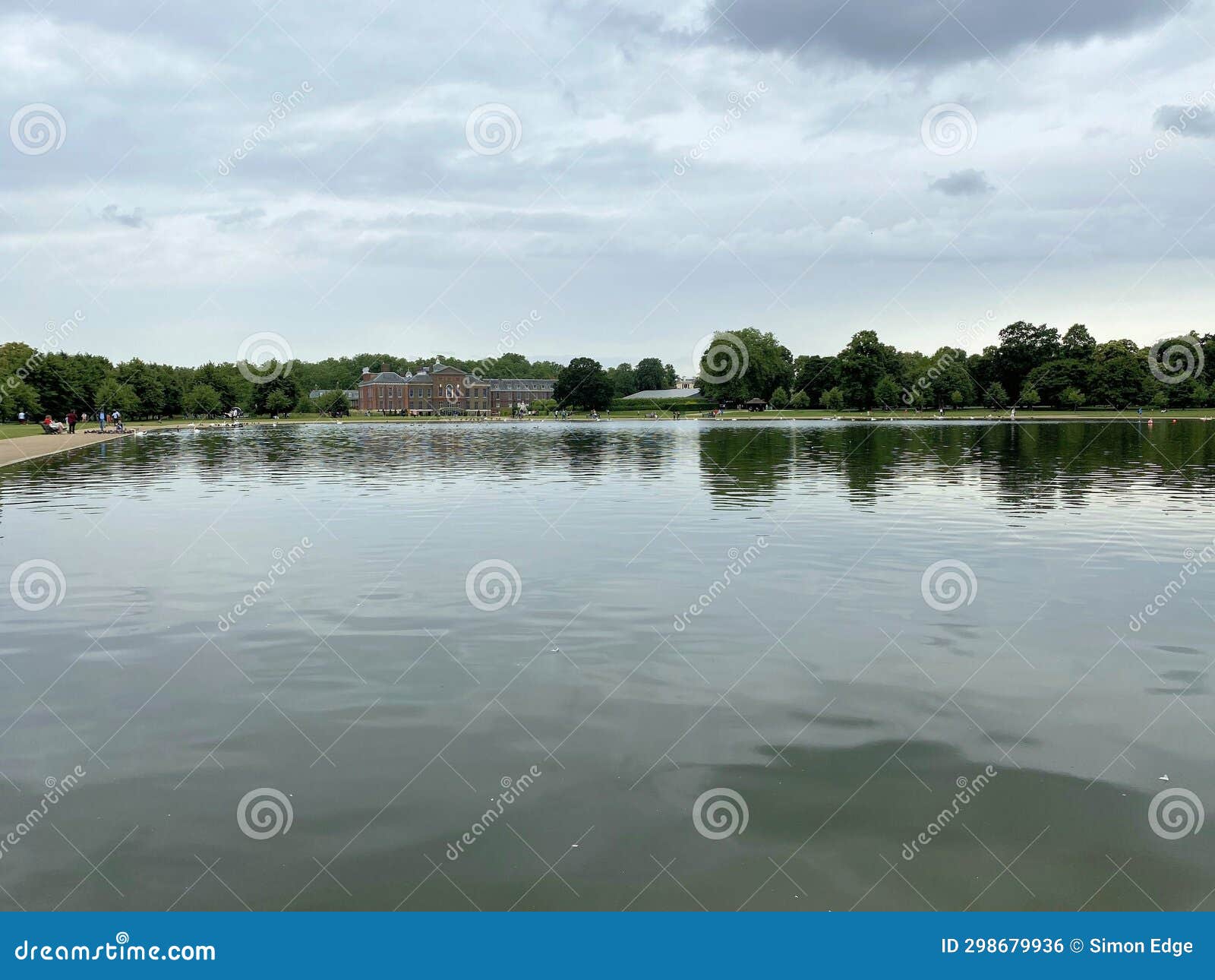 A view of a Lake in London editorial photo. Image of horizon - 298679936