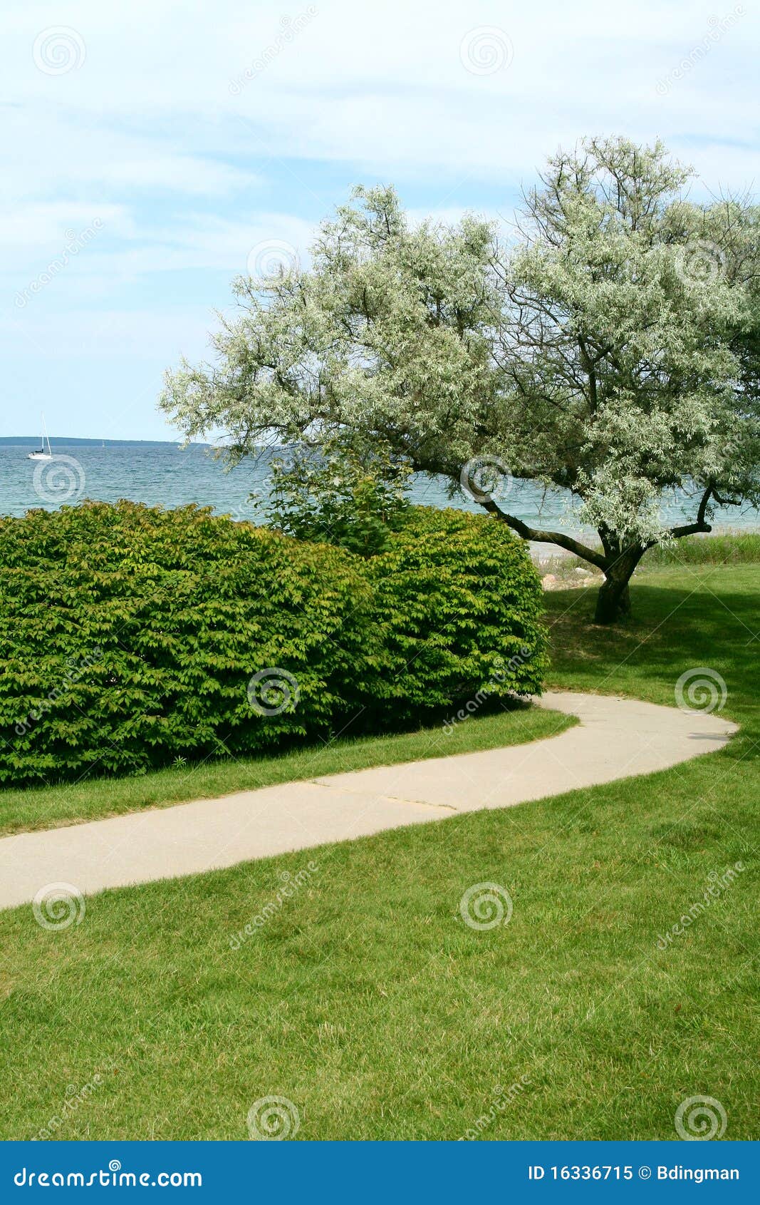 A View of Lake Michigan stock image. Image of walkway - 16336715