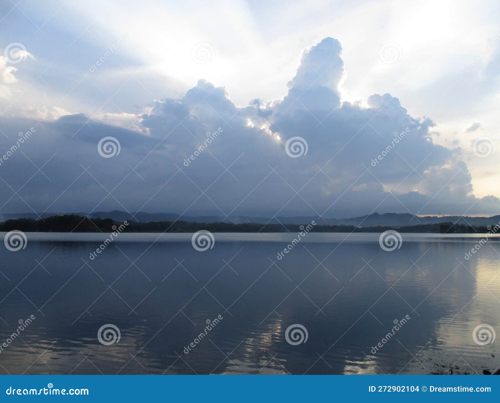 View of the Lakeside in the Evening Stock Photo - Image of wave ...
